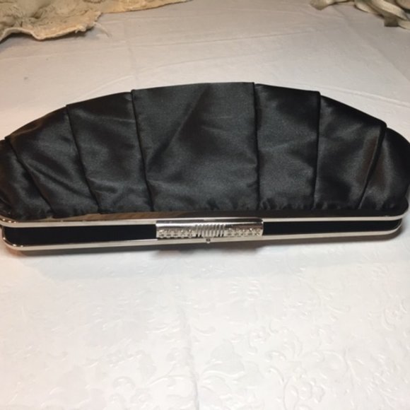 Exclusively Designed by ghd | Bags | Vintage Style Exclusively Designed ...